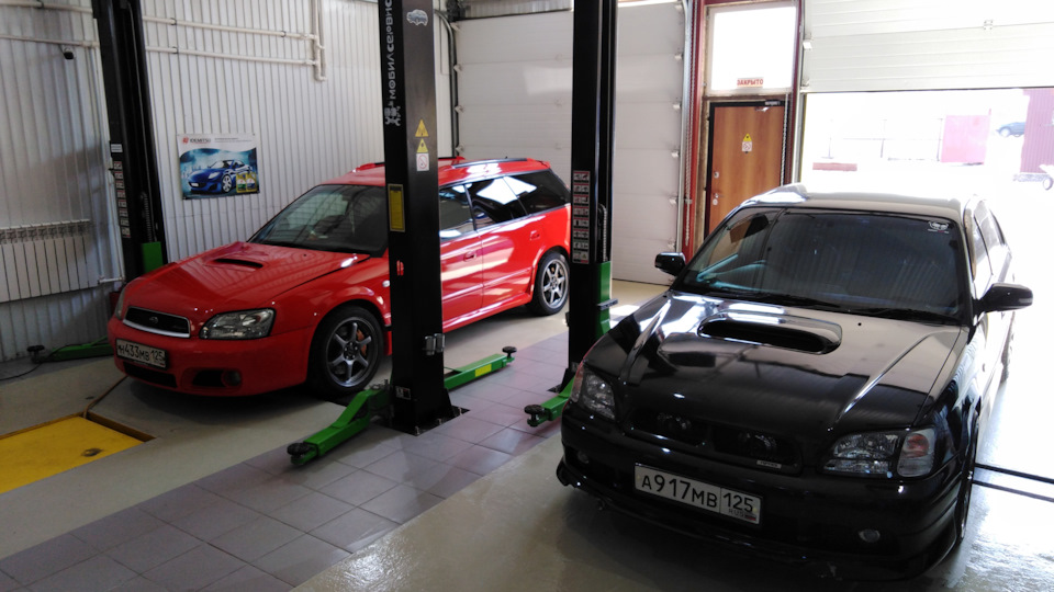 Subaru Legacy B4 2.0 EJ208 Twin Turbo МКПП vs Subaru Legacy B4 3.0 МКПП ...