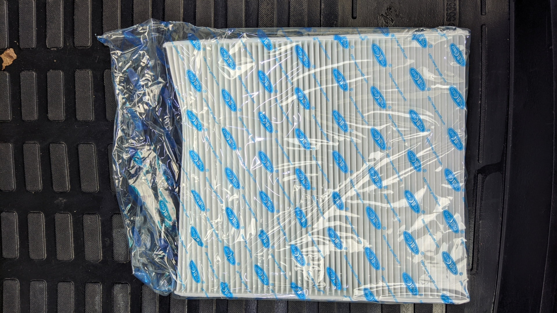 Замена воздушного фильтра салона — Volkswagen Polo Sedan, 1,4 л, 2019 ...