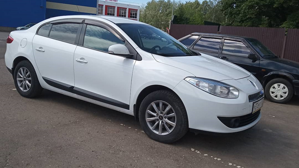 Renault Fluence 1.6 бензиновый 2012 | на DRIVE2