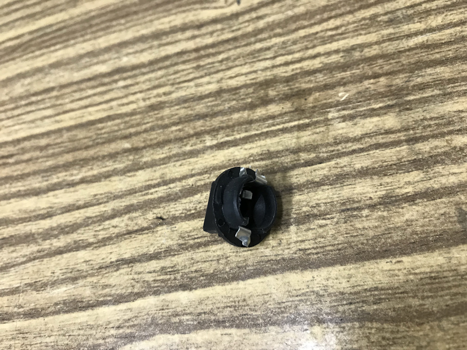 63258389736 Патрон лампы BMW | Запчасти на DRIVE2