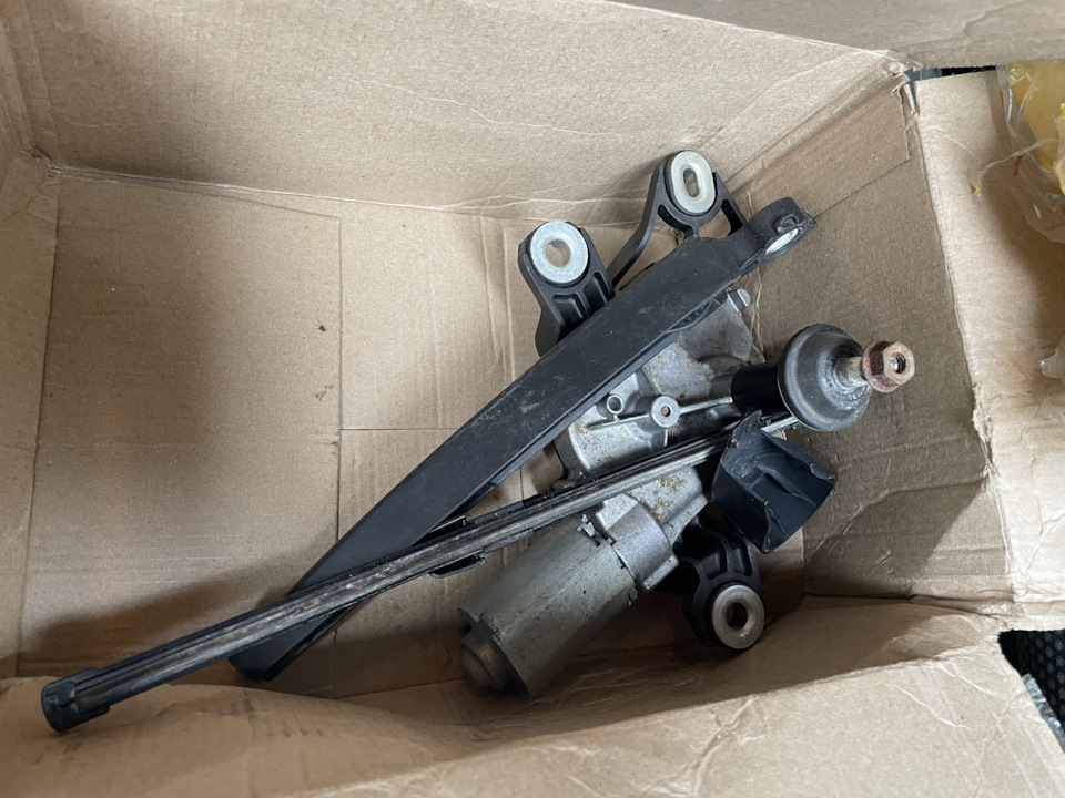 5K6955711B Электромотор стеклоочистителя VAG | Запчасти на DRIVE2