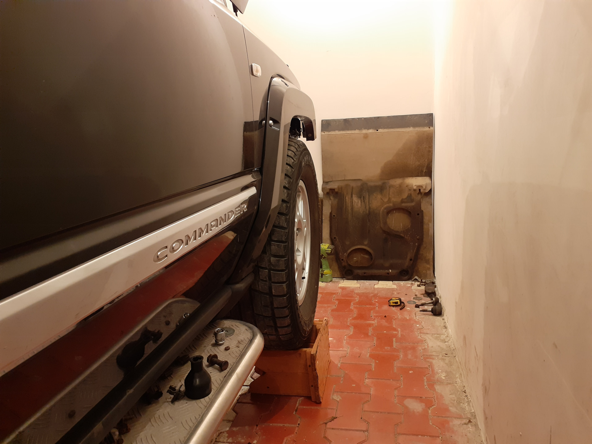 Подсветка ног водителя и пассажира. — Ford Focus III Hatchback, 1,6 л ...