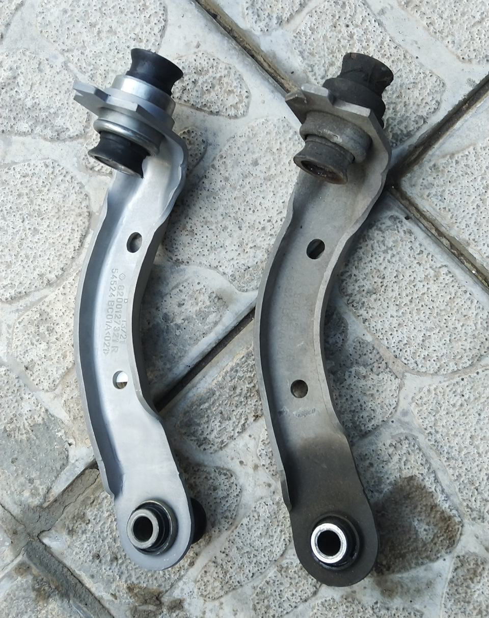 Замена правой тяги подрамника — Nissan Note (1G), 1,6 л, 2010 года ...