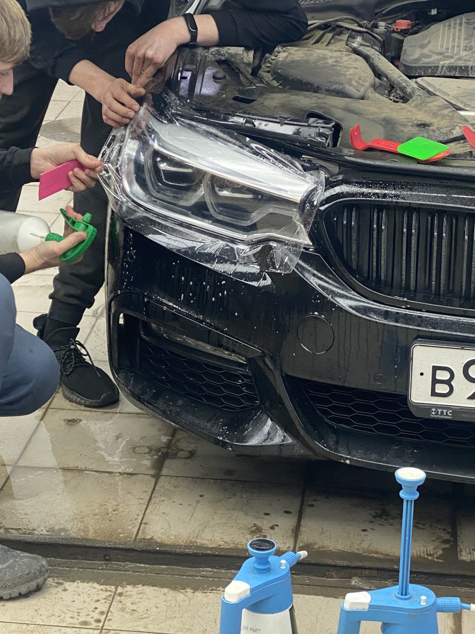 Броня на фары — BMW 5 series (G30), 2 л, 2017 года | просто так | DRIVE2