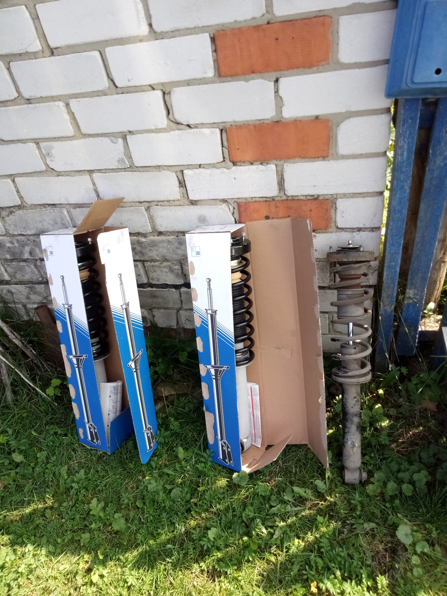 [43] Замена задних стоек амортизатора в сборе. Сайлентблоки заднего ...