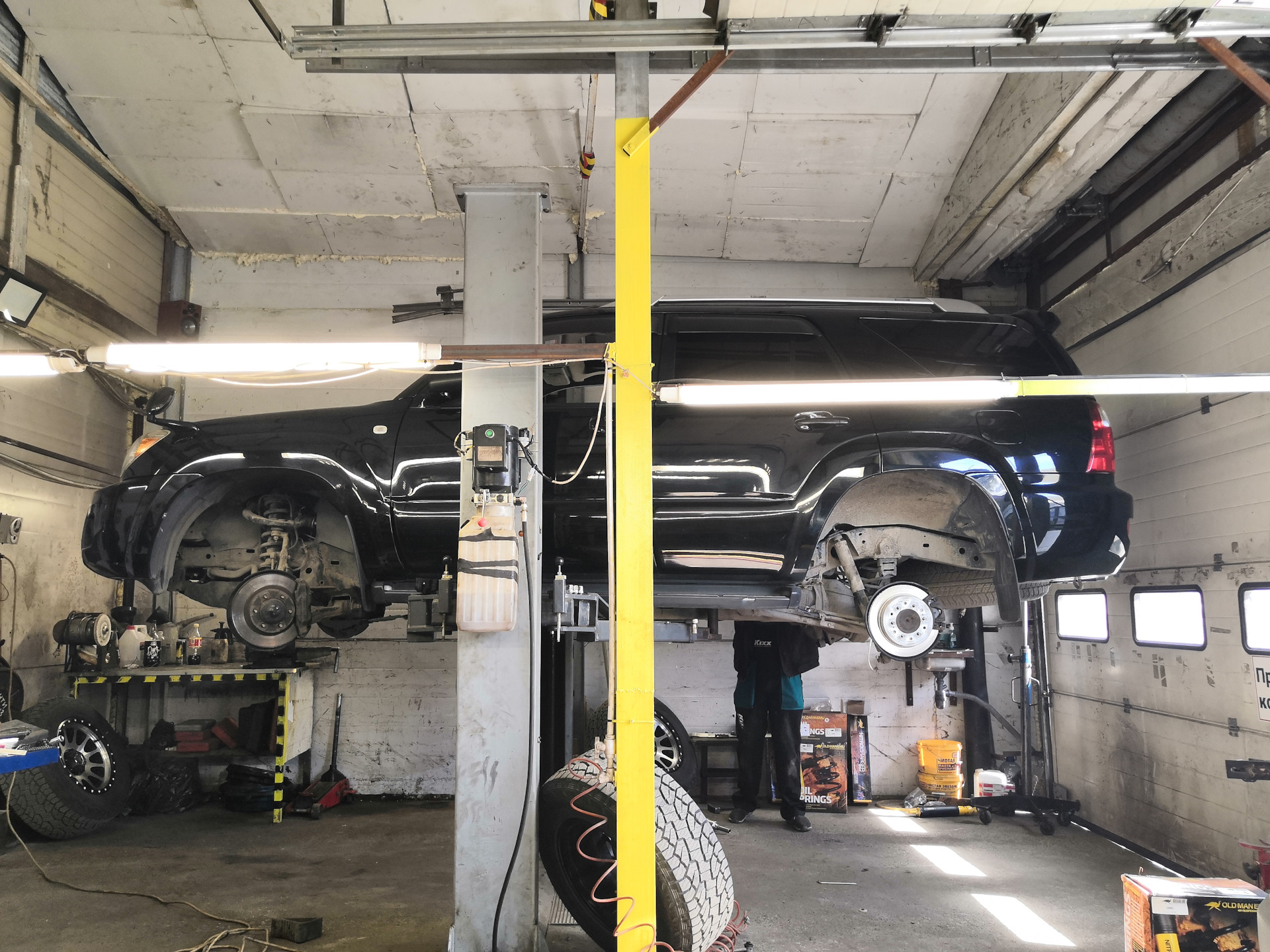 (1) Лифт подвески Old Man EMU 2" (без доп. нагрузки) для Hilux Surf 2TR ...