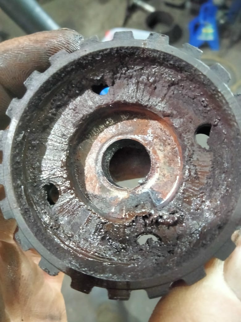 Внеплановая замена грм и шкива коленвала — Audi 80 (B4), 2 л, 1993 года ...