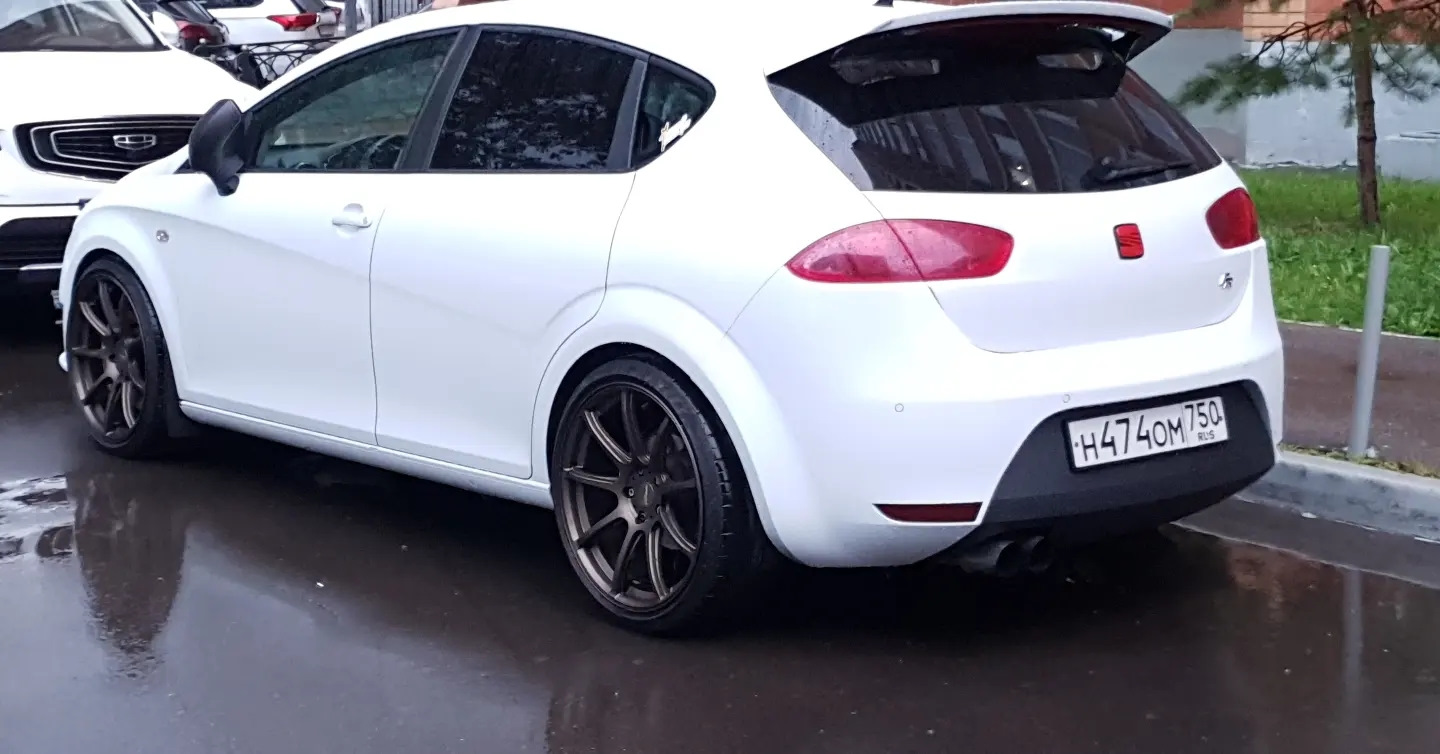 Тапки Topwheels 007 r19 — SEAT Leon FR (Mk2), 2 л, 2012 года ...