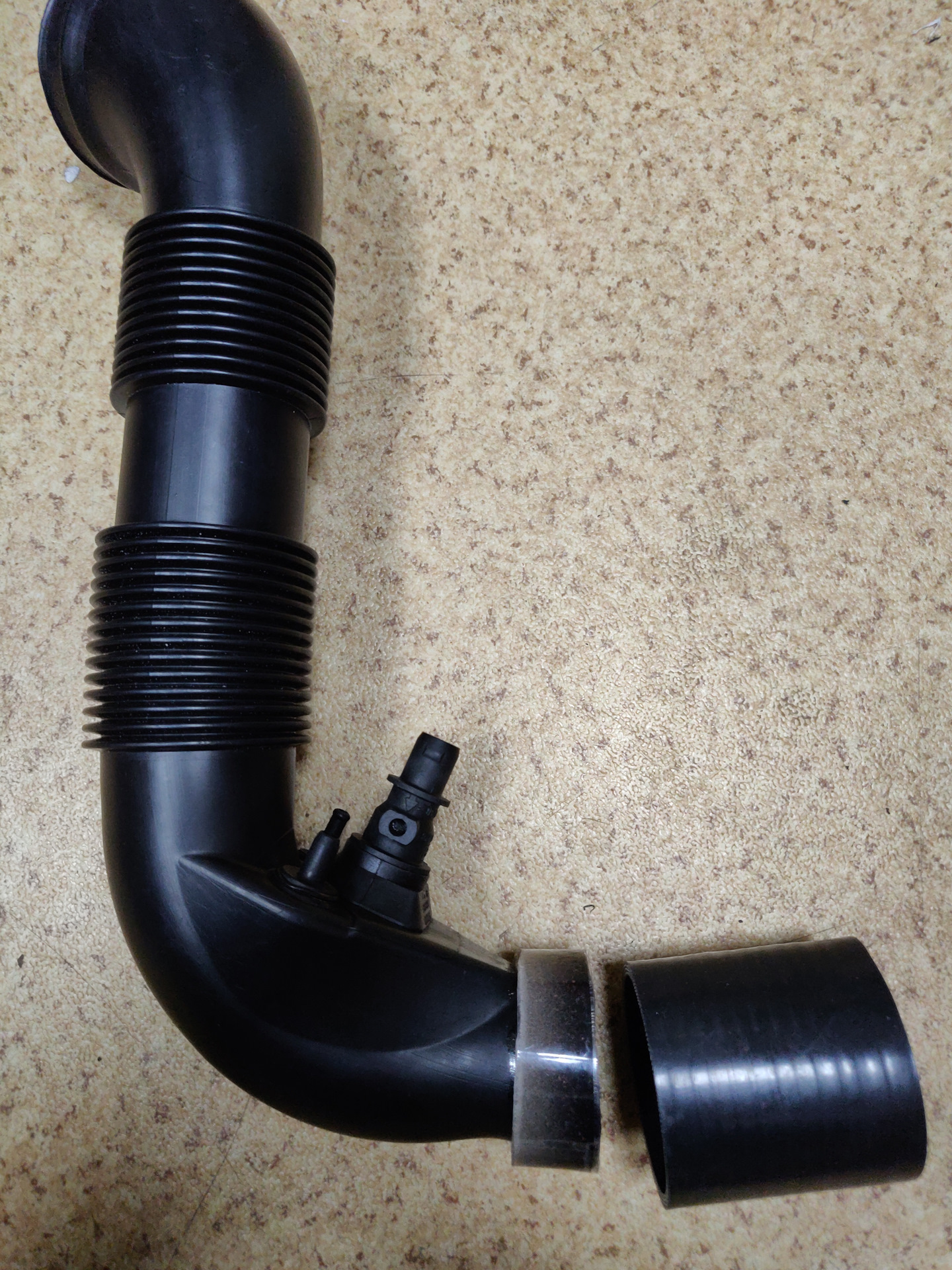 Впускной патрубок турбины. — Volvo V70 I, 2,3 л, 1998 года | своими ...