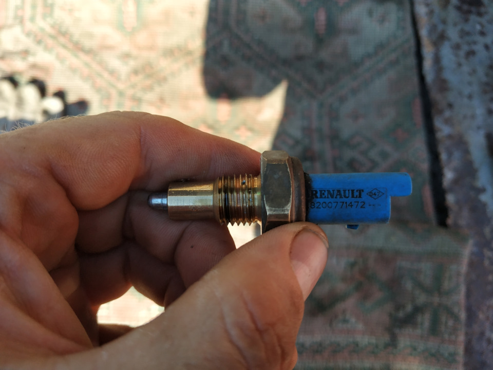 8200771472 Выключатель света зад.ходав сб RENAULT | Запчасти на DRIVE2