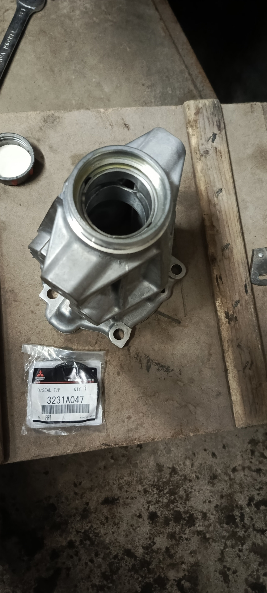 3231A047 САЛЬНИК, ЗАДН.ВЫХОДНОГО ВАЛА РАЗДАТ.КОР Mitsubishi | Запчасти ...