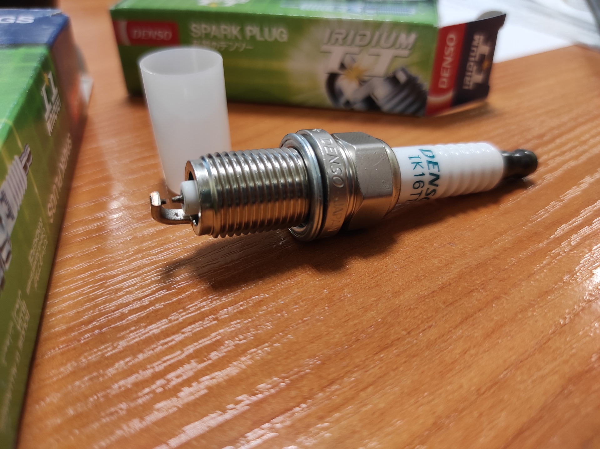 Замена свечей — Toyota Prius (11), 1,5 л, 2002 года | расходники | DRIVE2