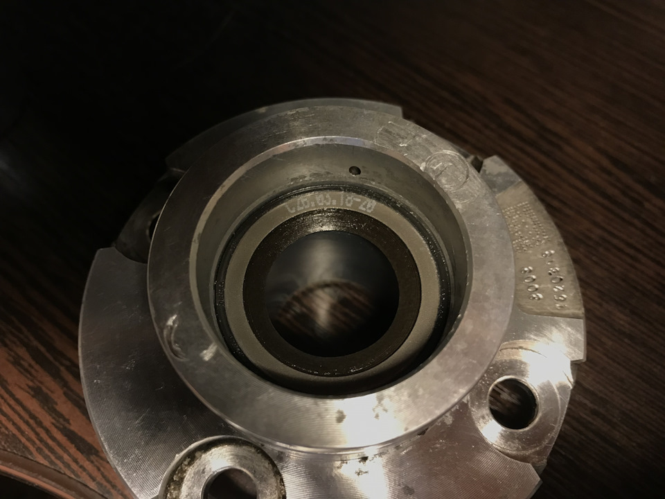 Замена сальника вала ТНВД на двигателе 3,0 TDI CASA. — Audi Q7 (1G), 3 ...