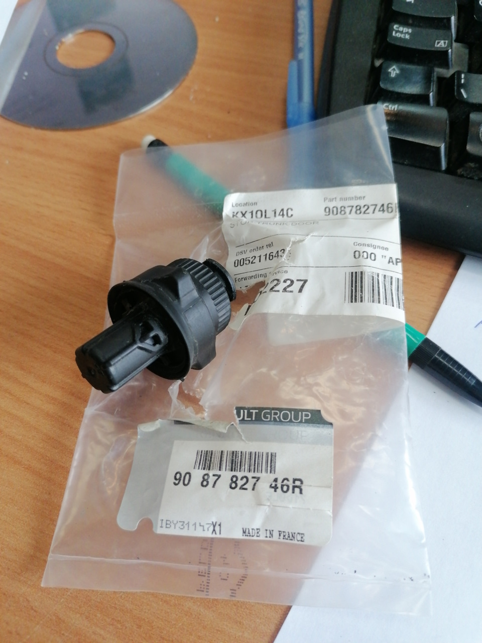 908782746R Упор двери задка RENAULT | Запчасти на DRIVE2