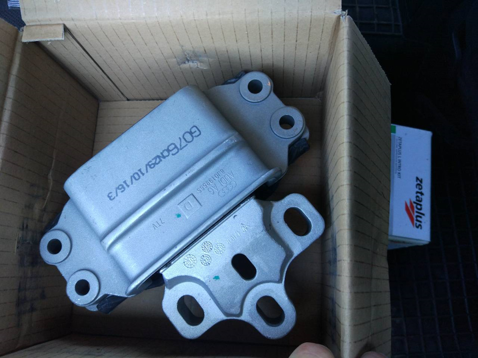 Замена подушки АКПП — Volkswagen Tiguan (1G), 2 л, 2014 года | своими ...