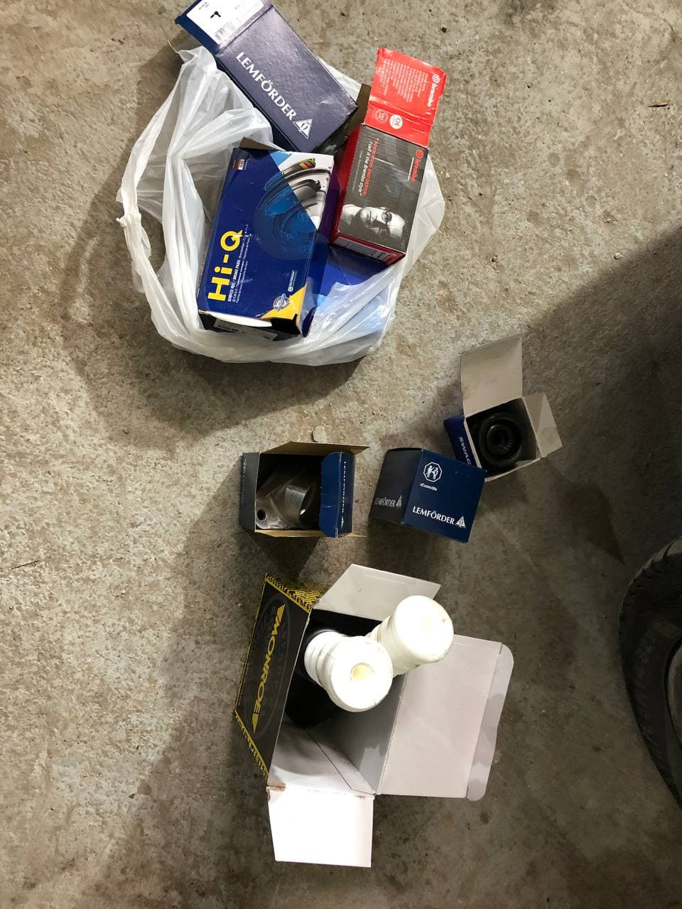 Обслуживание подвески и установка защиты двигателя — Volkswagen Golf ...