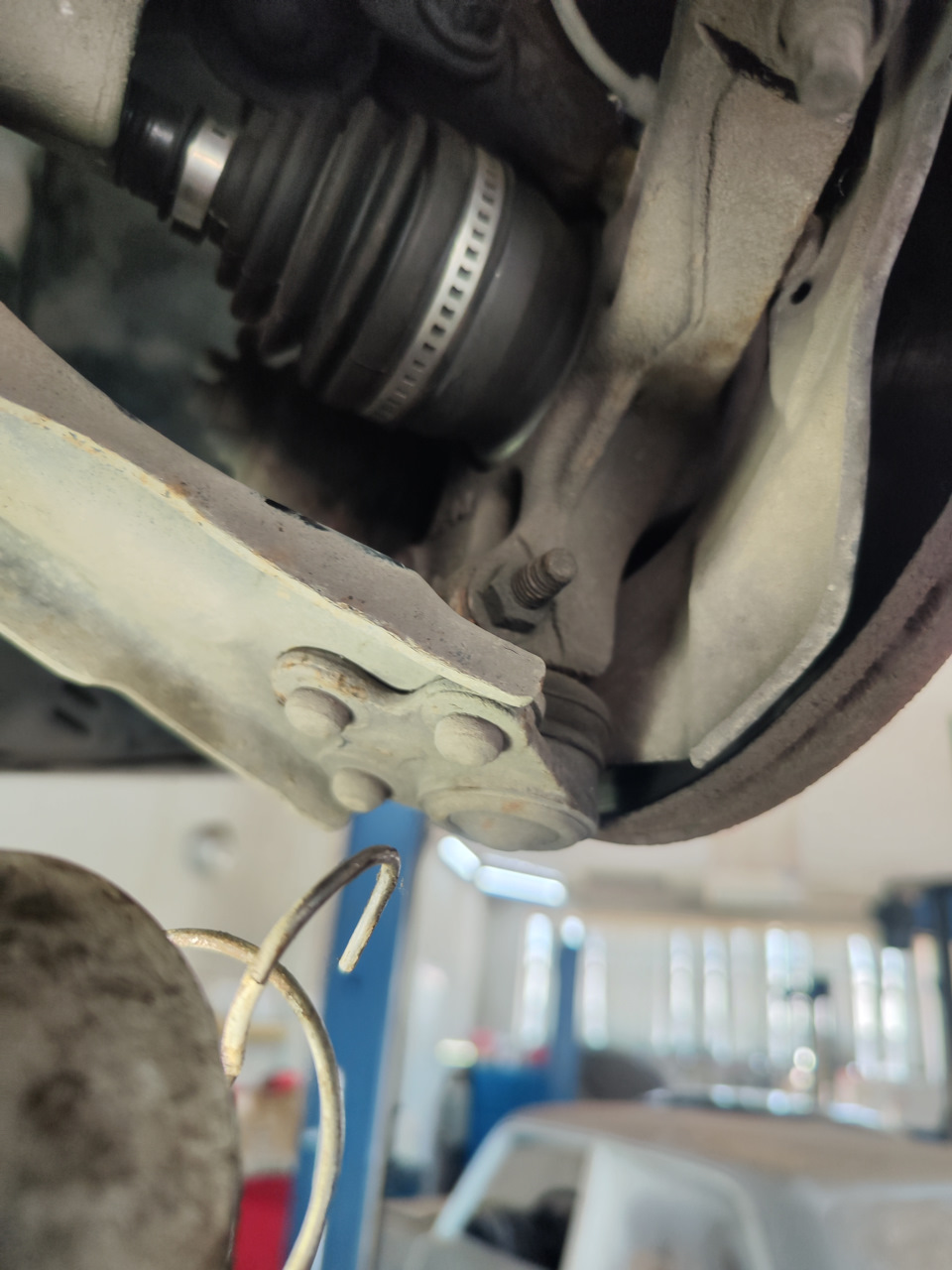 Замена зад правой ступицы GR1279 TRAFORD RING, шаровые опоры+сайлентблоки переднего рычага от ...