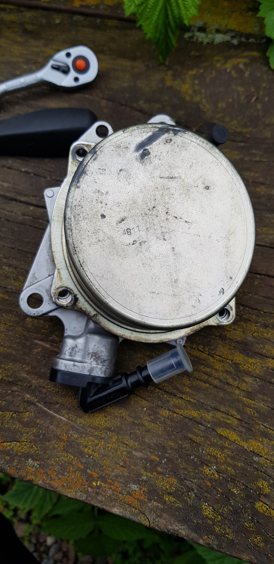 Замена вакумного насоса — BMW 1 series (F20), 1,6 л, 2012 года | своими ...