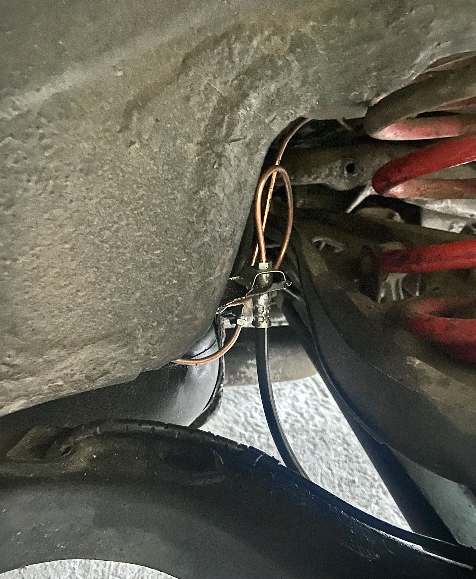 Замена задних тормозных трубок и суппортов — BMW 3 series (E46), 2,5 л ...