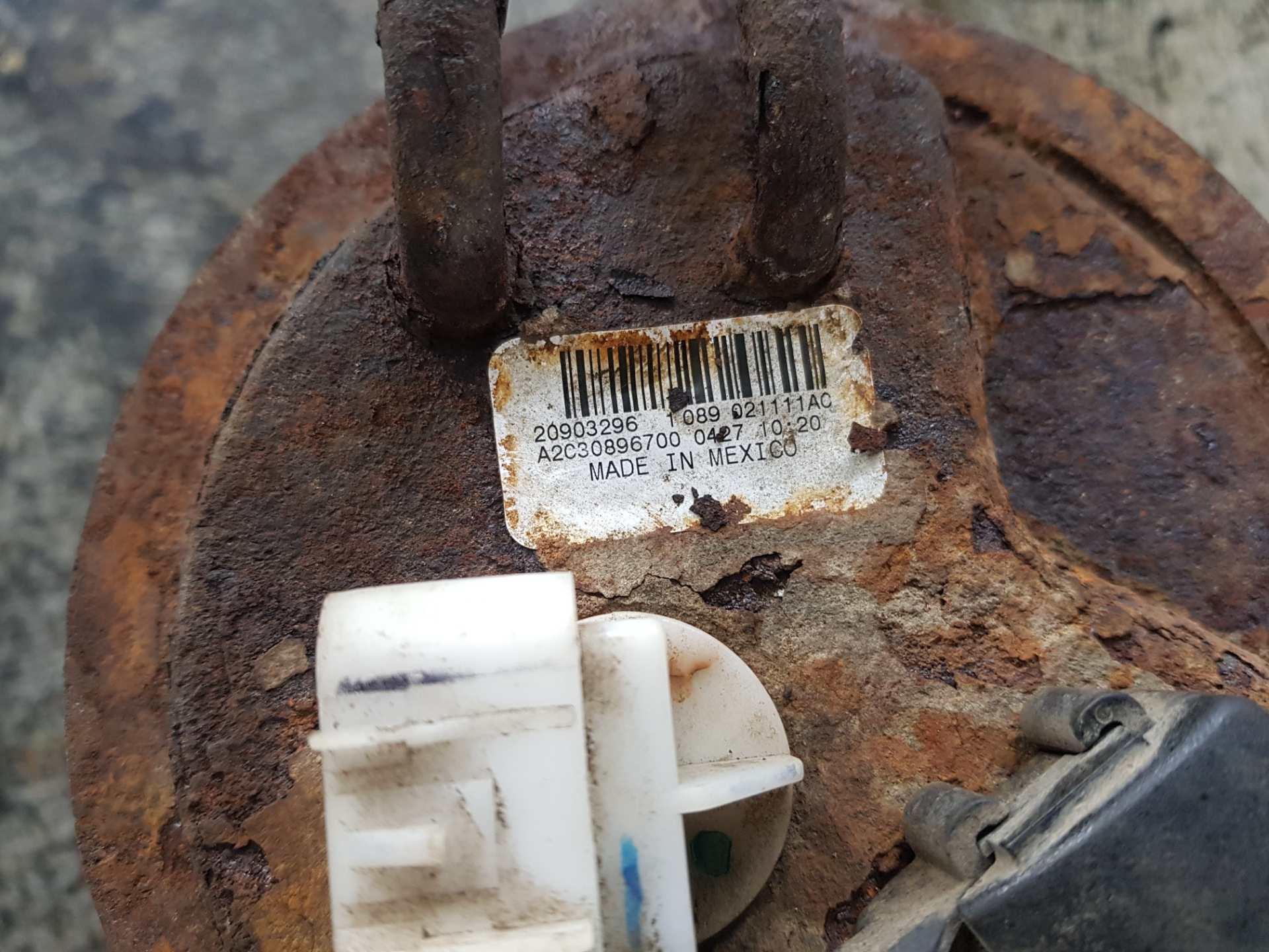 Бензонасос — Chevrolet Tahoe (GMT900), 5,3 л, 2011 года | визит на ...