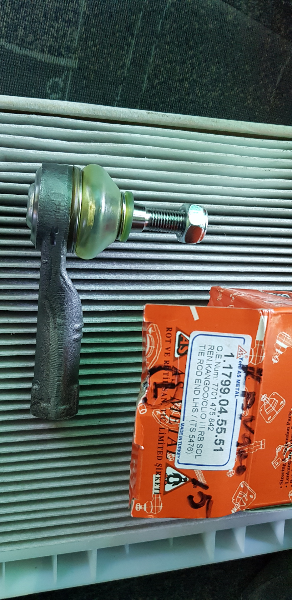 замена наконечника рулевой тяги слева — Renault Scenic I, 2 л, 2001 ...