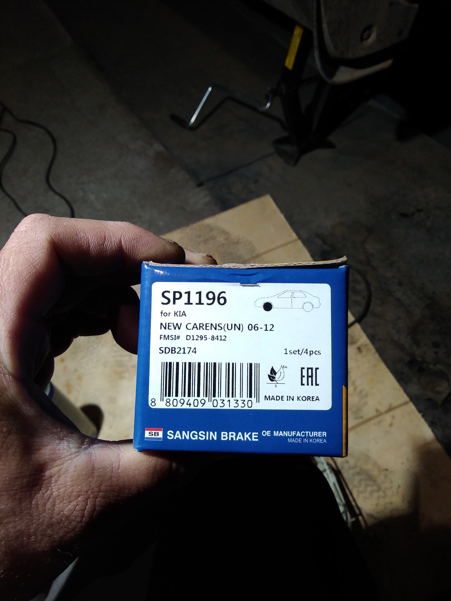 Замена передних тормозных колодок! — KIA Sportage (3G), 2 л, 2014 года | расходники | DRIVE2