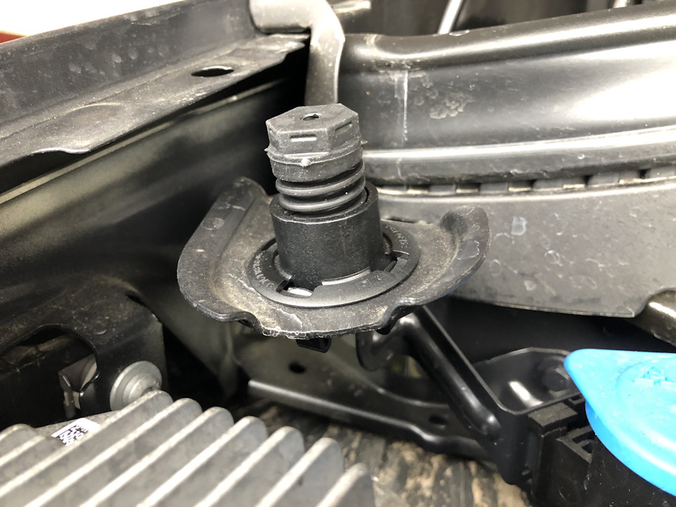 Буферы капота, надо или нет? Ну и переобулся на лето. — BMW X1 (F48), 2 ...