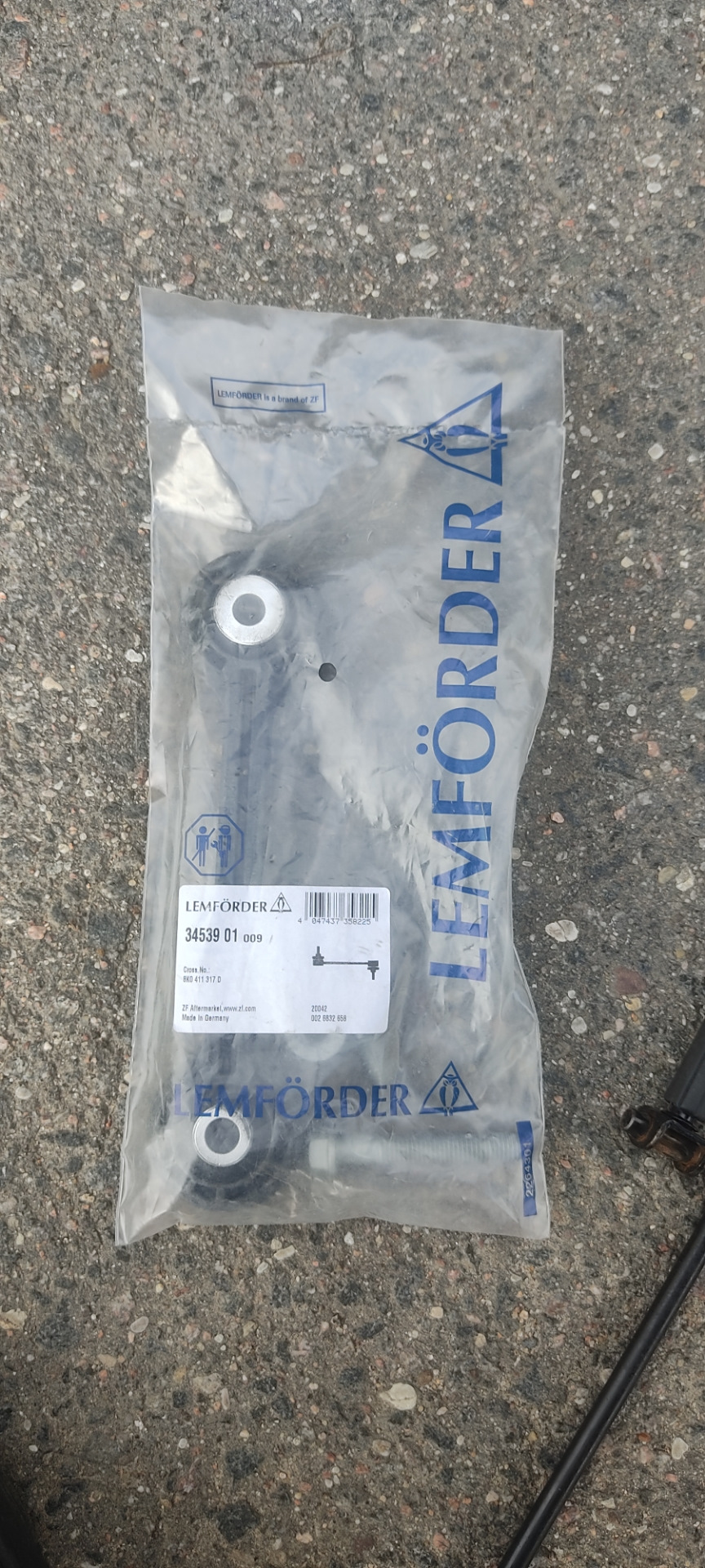 Замена стойки стабилизатора — Audi A4 (B8), 2 л, 2011 года | поломка ...