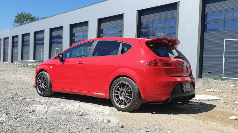 SEAT Leon FR (Mk2) 2.0 бензиновый 2008 | Decepticon на DRIVE2