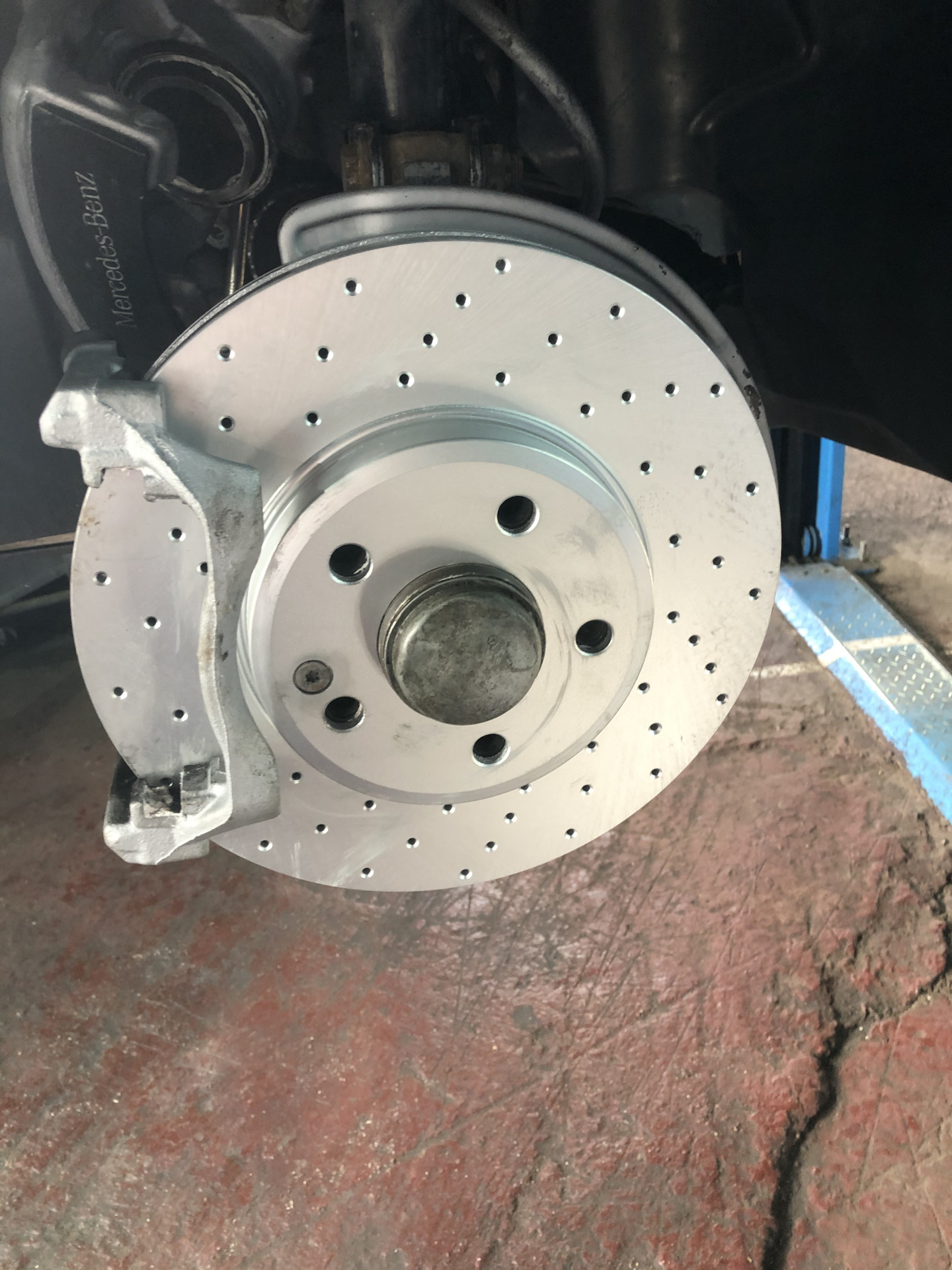 Тормозные диски на 295 — Mercedes-Benz B-Class (W246), 1,6 л, 2013 года ...