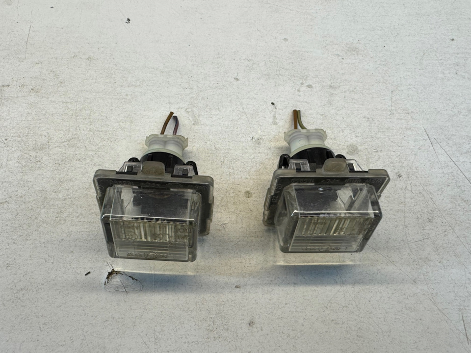 Оригинальная подсветка номера A0999067000 — Mercedes-Benz C 63 AMG ...