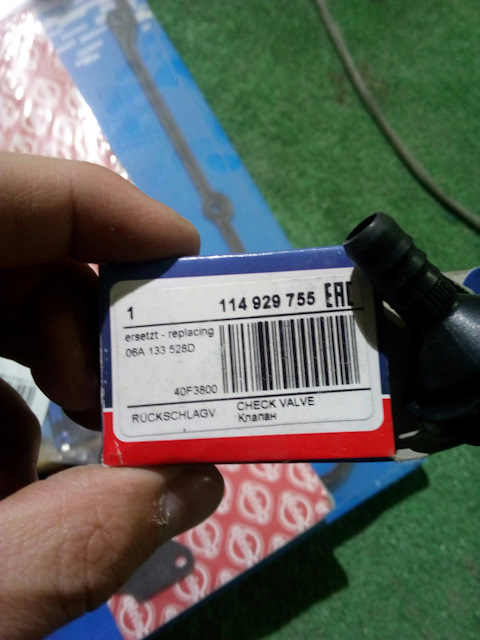 06A133528D Клапан, отвода воздуха из картера VAG | Запчасти на DRIVE2