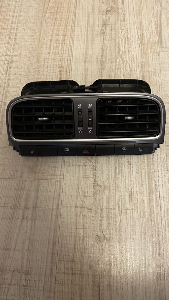 Центральный дефлектор в сборе на Volkswagen Polo Sedan, Volkswagen Polo ...