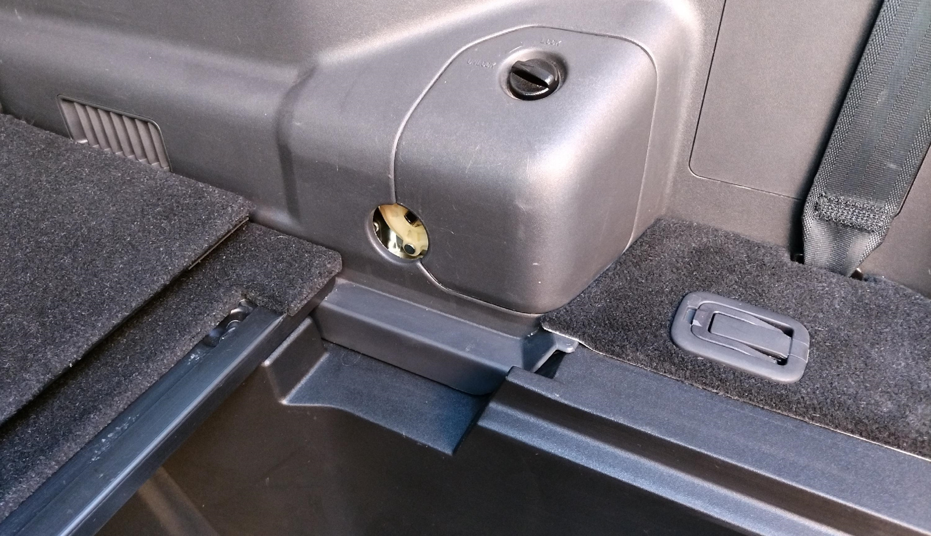 Паджеро-4: накидки на сиденья, заглушки и коврики в багажник ...