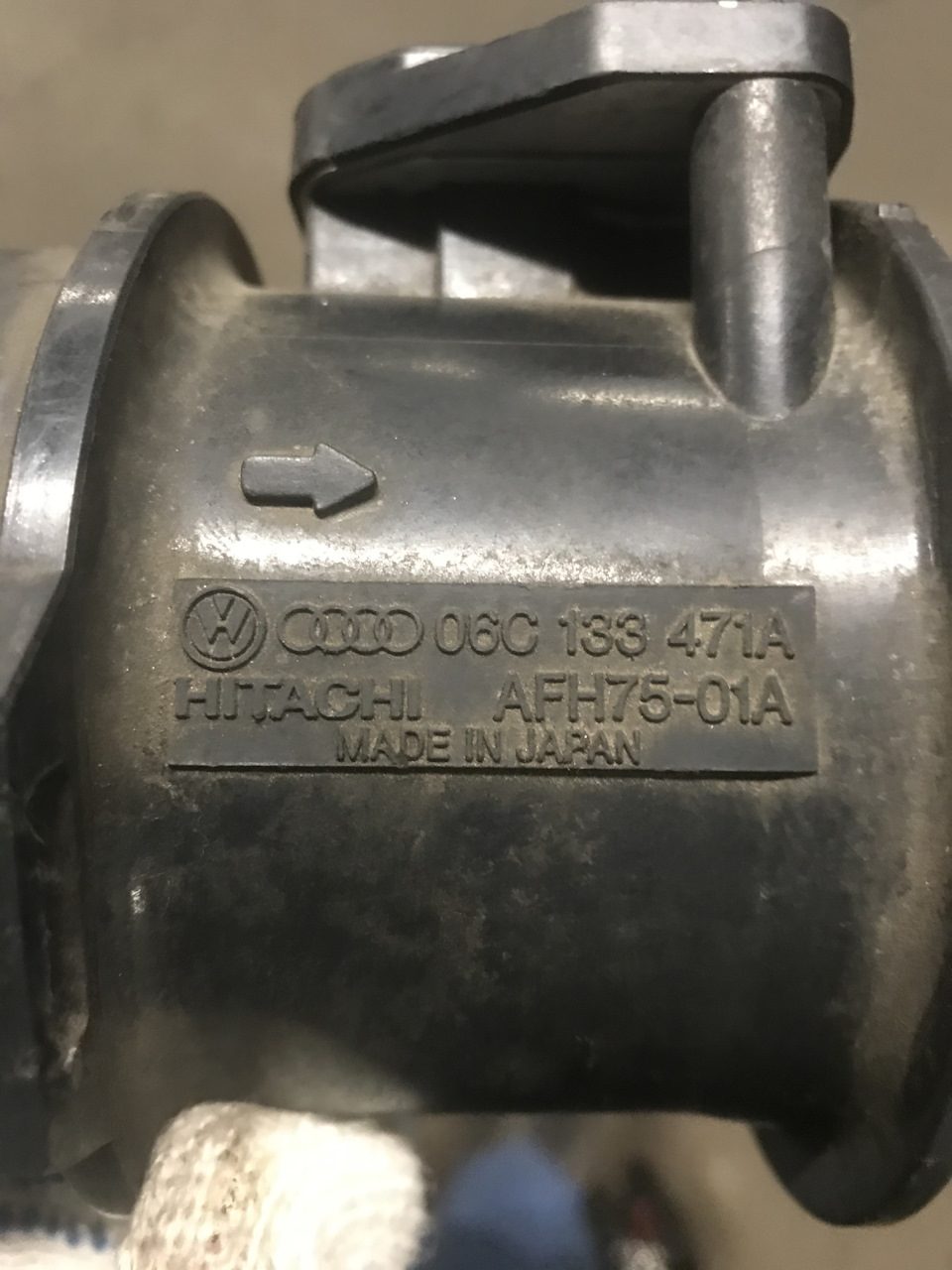 AFH7501A Измеритель потока воздуха (расходомер), VAG | Запчасти на DRIVE2