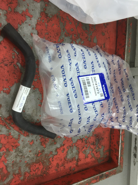 30680923 патрубок системы охлаждения Volvo | Запчасти на DRIVE2