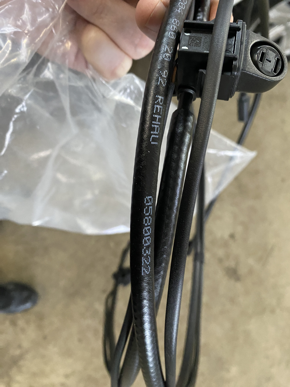 Замена шланга омывателя лобового стекла с обогревом. — Mercedes-Benz ...