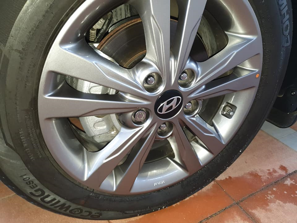 Claying and Waxing — Hyundai Elantra (6G), 1,6 л, 2017 года | другое ...