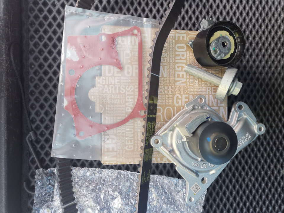 119A07049R Водяной насос + комплект зубчатого ремня RENAULT | Запчасти ...