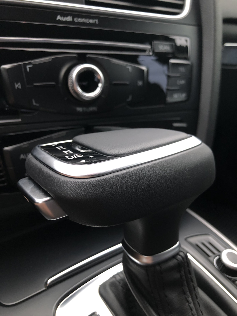 Замена ручки КПП — Audi A4 B8 1 8 л 2014 года стайлинг Drive2