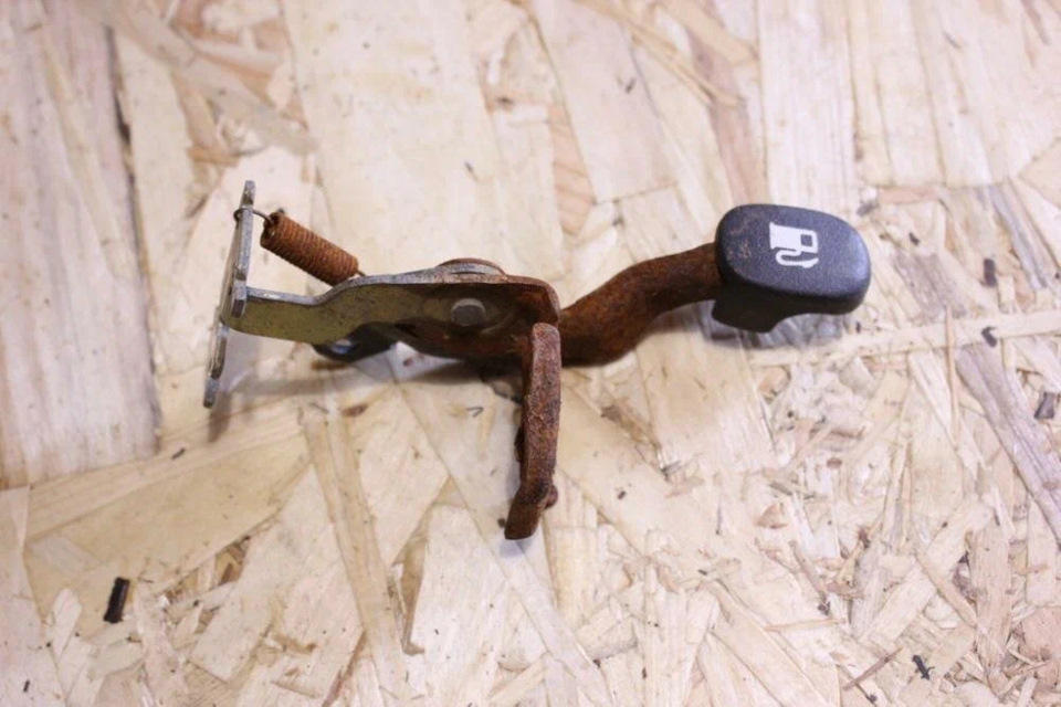 815702H001 Рукоятка ручки открывания дверцы топливного бака KIA HYUNDAI ...