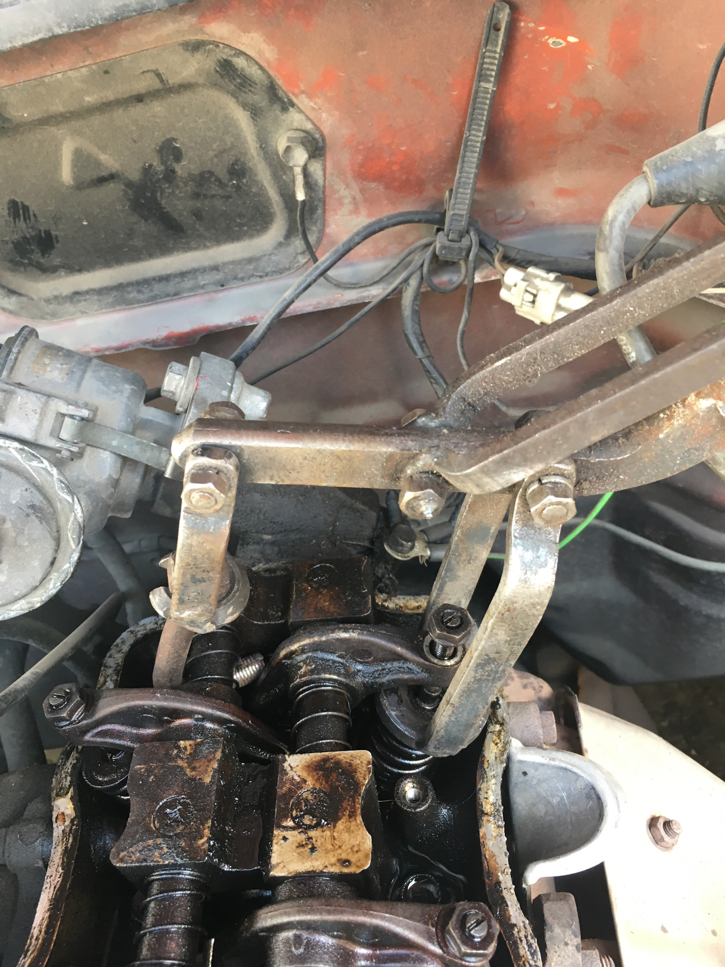 Замена маслосъемных колпачков на 8кл — Suzuki Escudo (1G), 1,6 л, 1990 ...