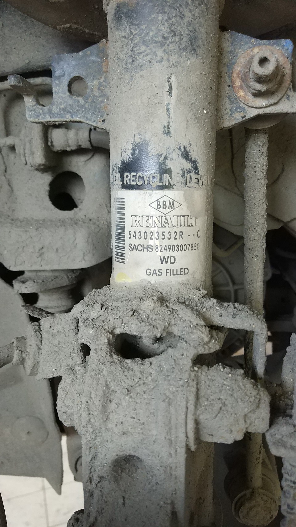 543023532R Амортизатор пер RENAULT | Запчасти на DRIVE2