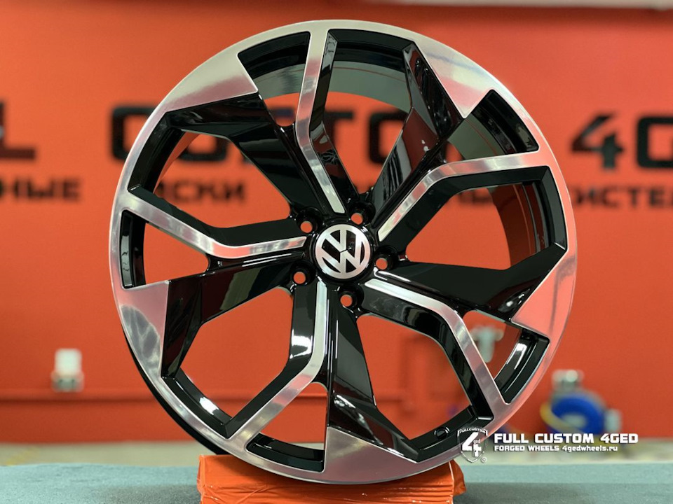 стильные кованые диски FULL CUSTOM 4GED на Туарег! — Moscow Wheels and ...