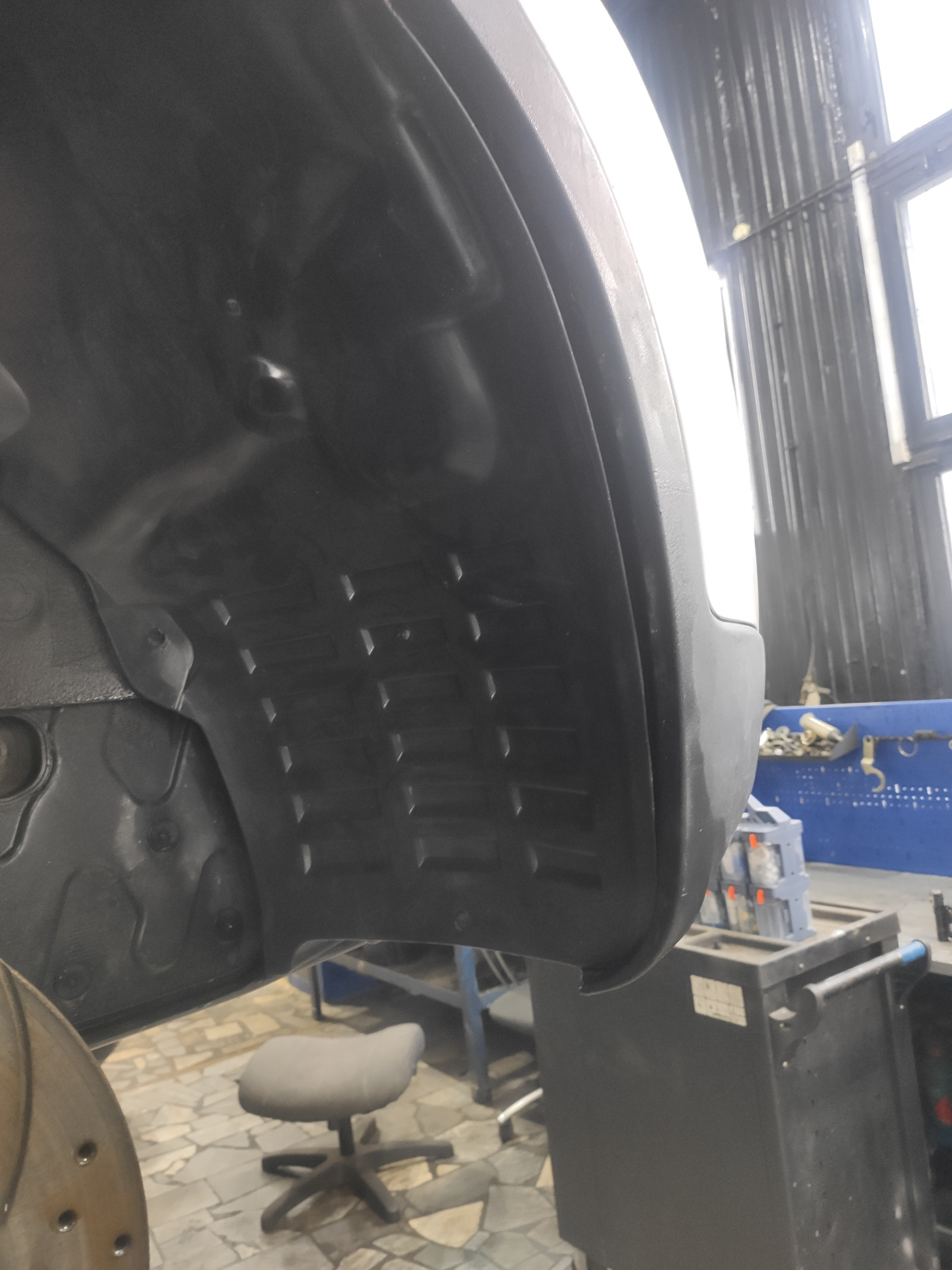 Замена подкрылка и установка заглушки на нижнюю решетку. — KIA Sorento ...