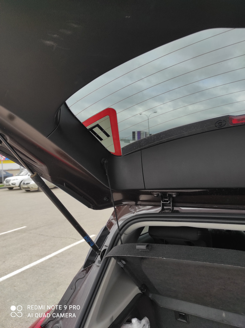 Пистоны для полки багажника — Opel Mokka (1G), 1,4 л, 2013 года ...
