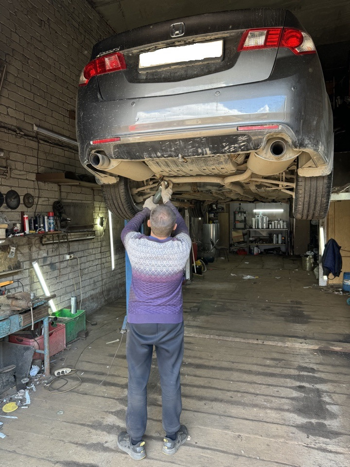 ШАГ 33. Диарея Глушителя — Honda Accord (8G), 2,4 л, 2008 года | визит ...