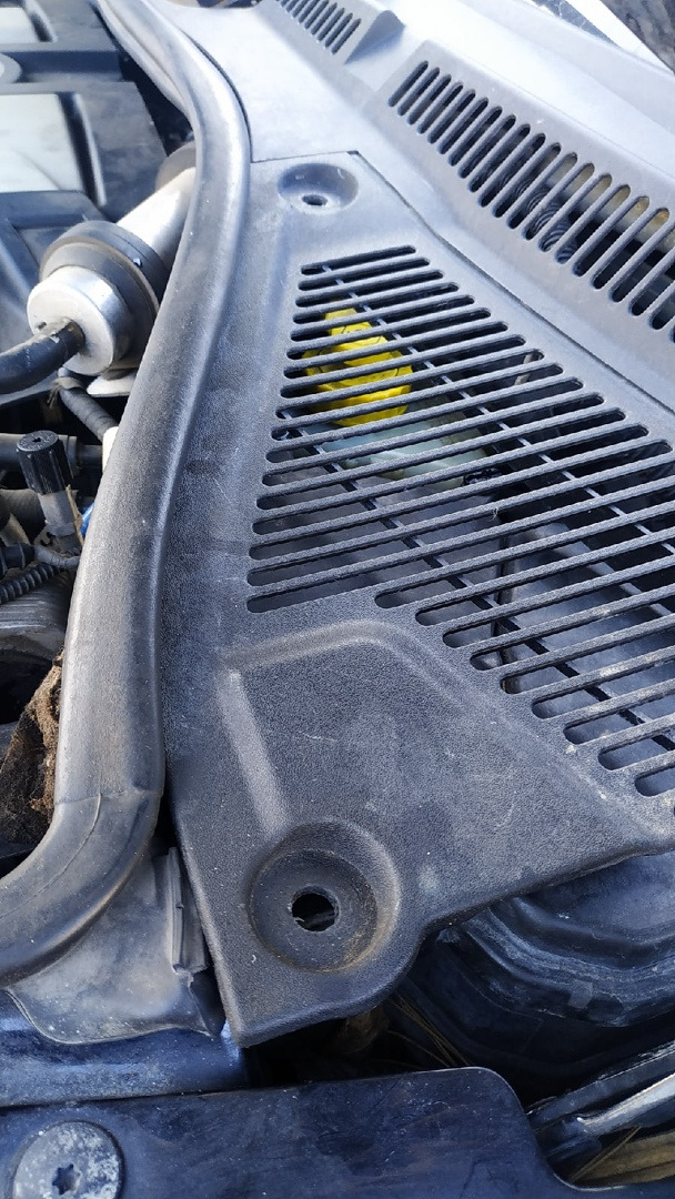 Клипсы жабо, подкрылка и щетки на зиму. — Volkswagen Touareg (1G), 3 л ...