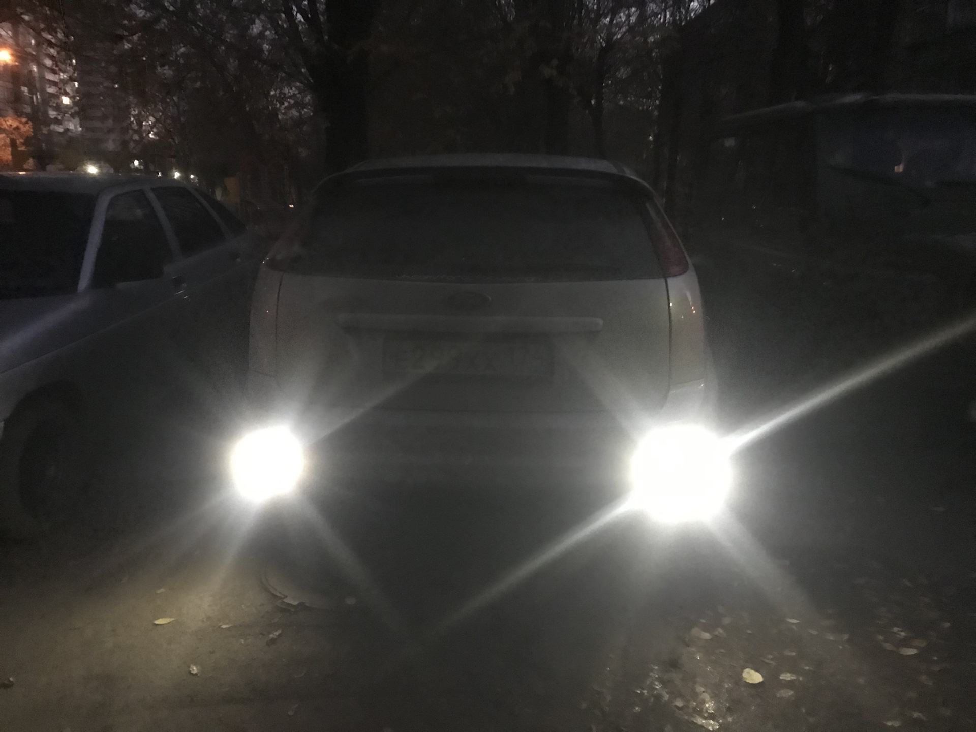 Диодные лампы в задний ход — Ford Focus Hatchback II, 1,8 л, 2006 года ...