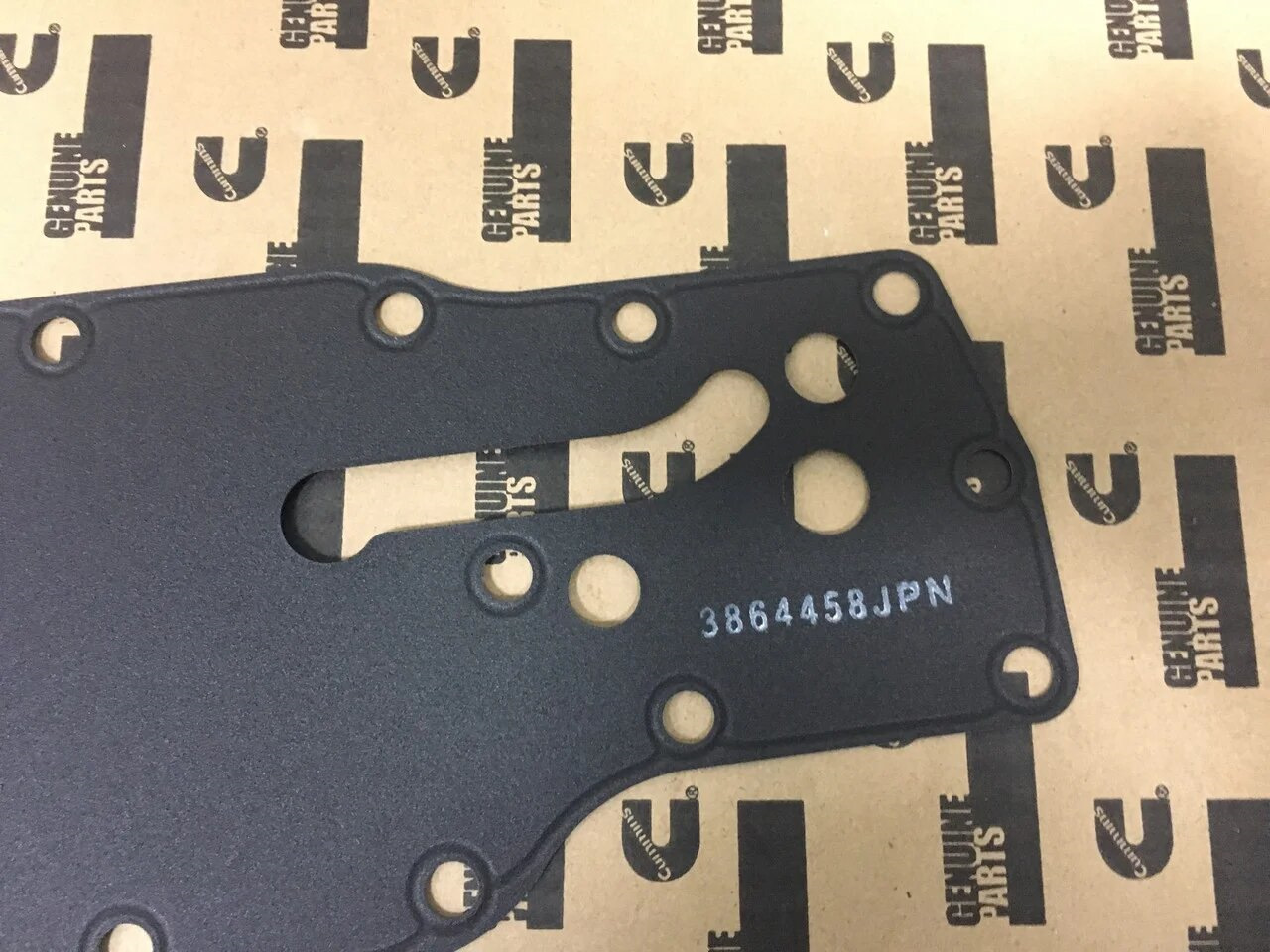 Прокладка маслоохладителя на Cummins ISBe 3864458 3947413 3974127 ...